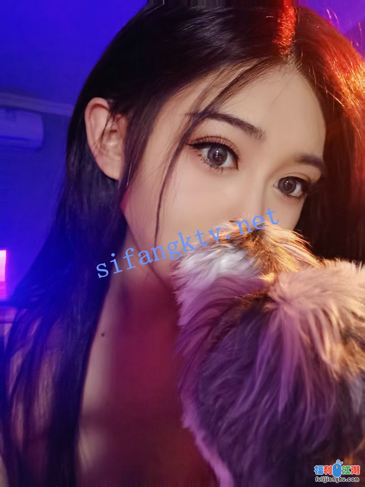 【重磅核弹】超高颜值一字马 舞蹈学院TS 【小乔】福利合集【1G】 – 老司机